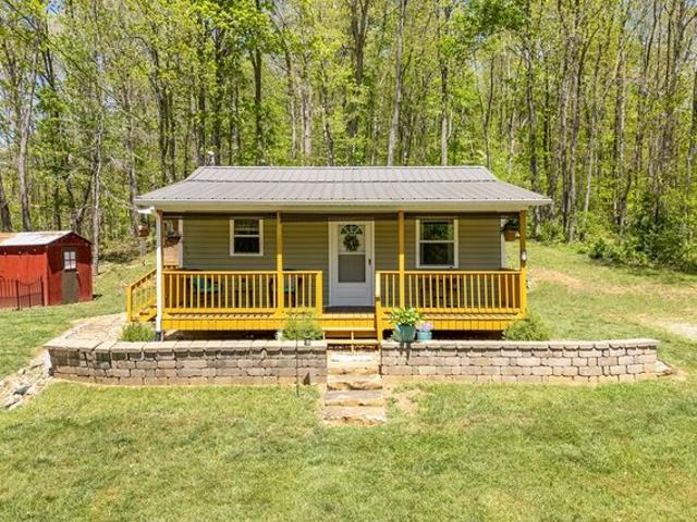 805 Sunset River Rd, Ceres, VA 24318