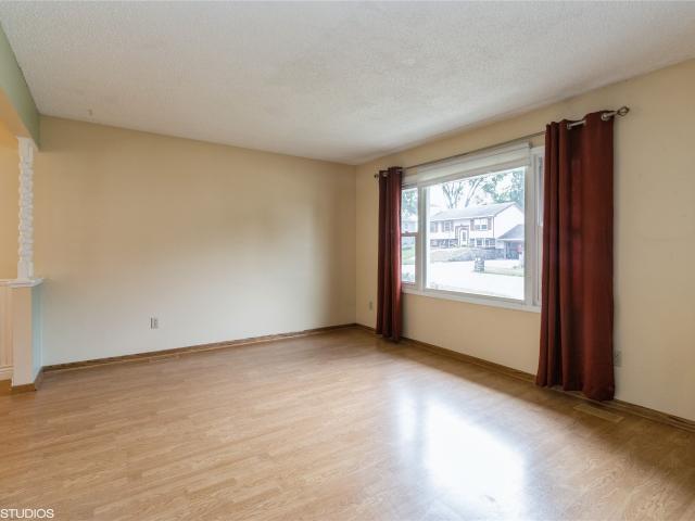805 Parkview Lane