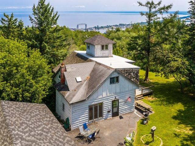 805 W 10th St, Duluth, MN 55806