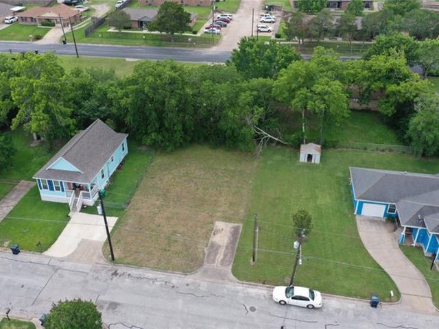 805 W Wilkins St, Brenham, TX 77833