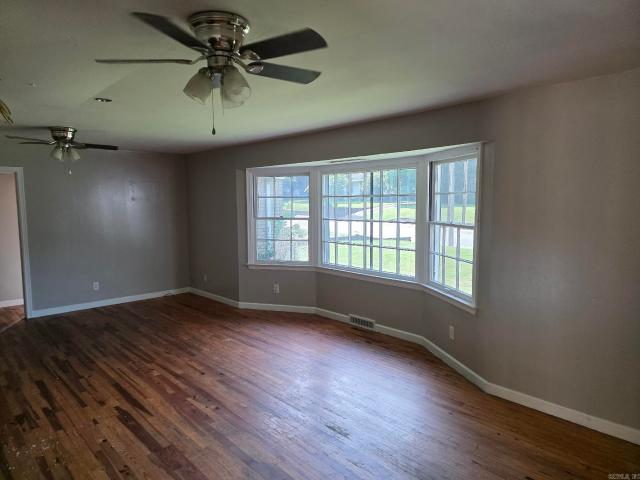 805 w court