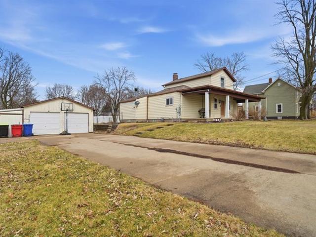 805 W Main St, Elmwood, IL 61529