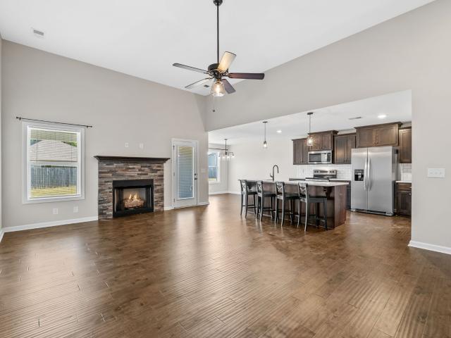 805 Waldon Ct