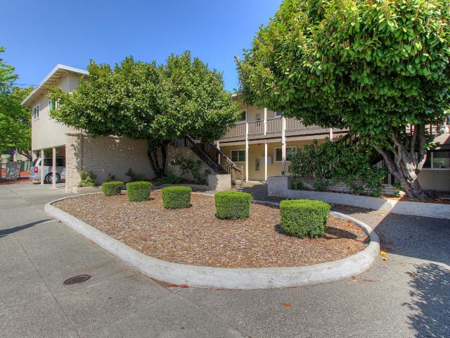 805 West 9th Street, 3 beds, 1 full bath