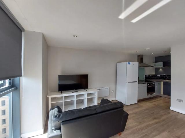 805, West One Panorama, City Centre, S1