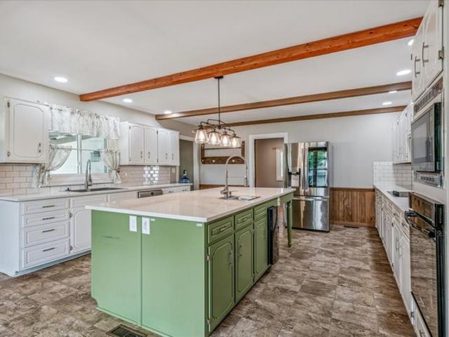 805 Wildwood Ave, Lebanon, TN 37087