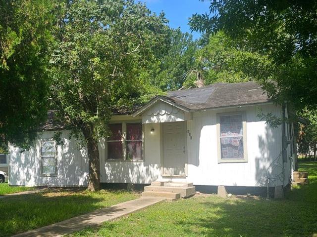 805 Texas St, Wharton, TX 77488