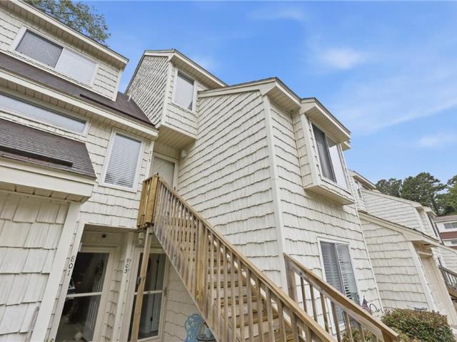 805 Virginia CT