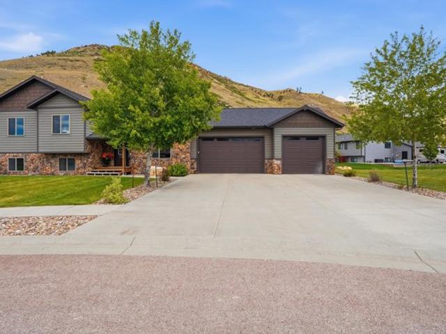 8064 Steamboat Cir, Summerset, SD 57718
