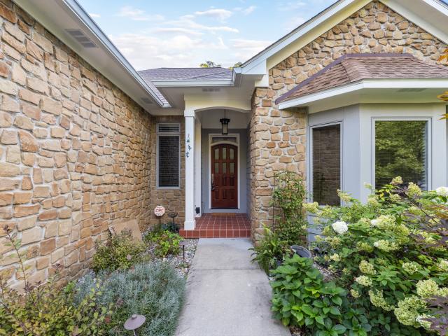 8069 Middle Bay Lane