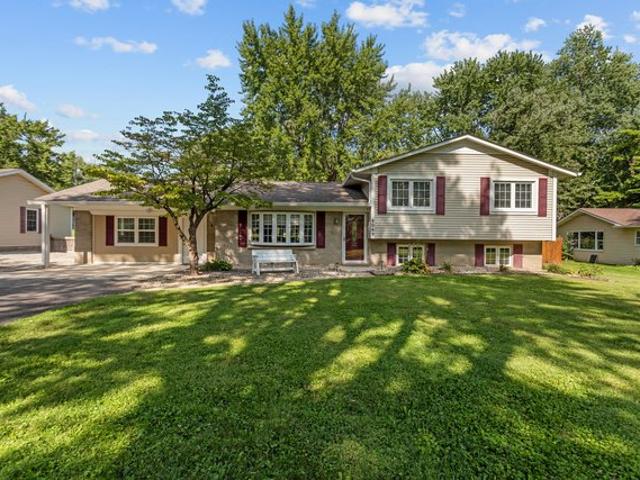 8069 Folkstone Rd, Indianapolis, IN 46268