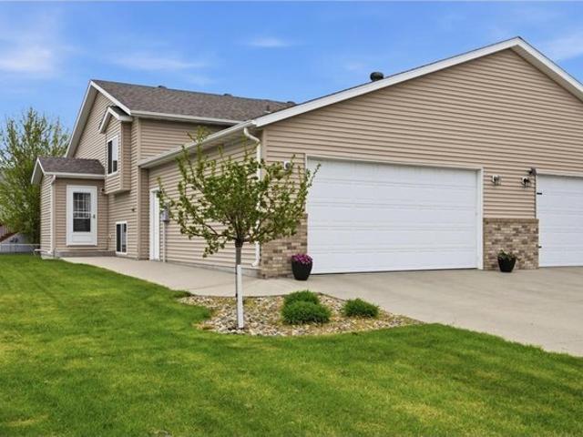 806 3rd Ave NE, Dilworth, MN 56529