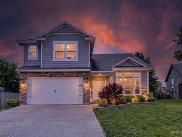 806 154th Cir, Basehor, KS 66007