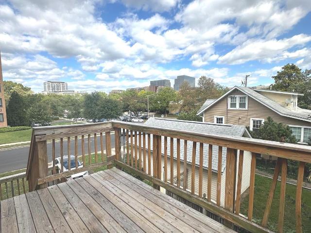 806 18th St S, Unit 2, Arlington, VA 22202 | Compass