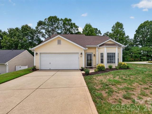 806 20th Avenue Pl SE, Hickory, NC 28602