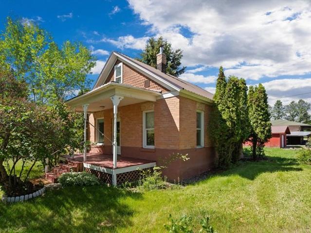 806 7th Ave W, Kalispell, MT 59901