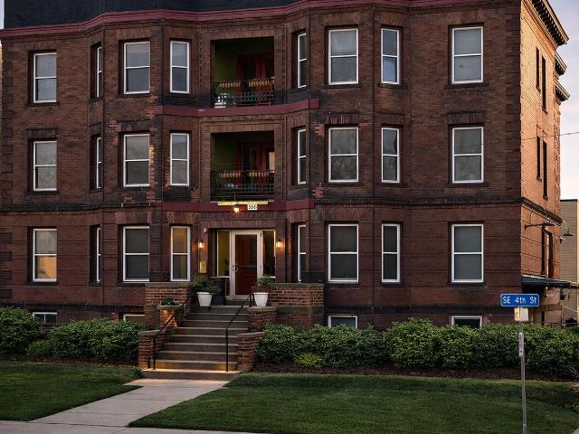 806 4th St SE 4 Bedroom Apartment for Rent at 806 4th St Se, Minneapolis, MN 55414 Marcy Holmes
