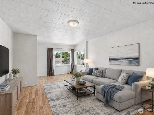 806 4th Street SE