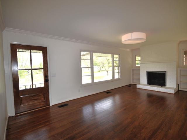 806 8th Court