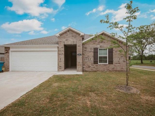 806 Comanche Dr, Gentry, AR 72734