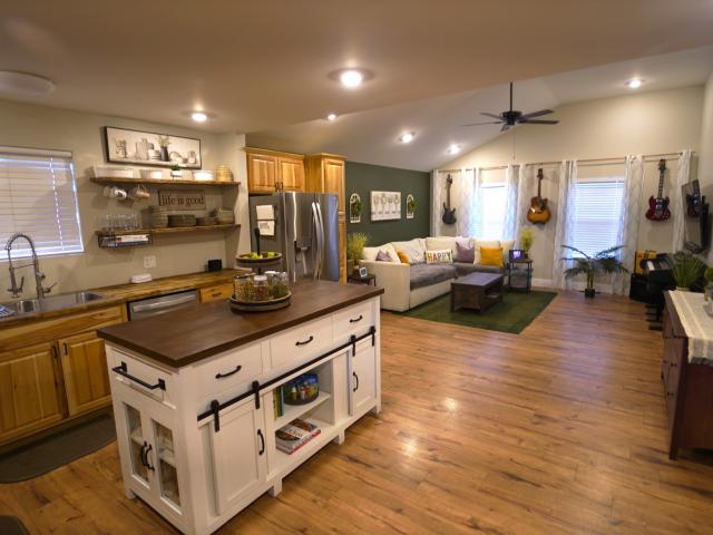 806 Calista Rd