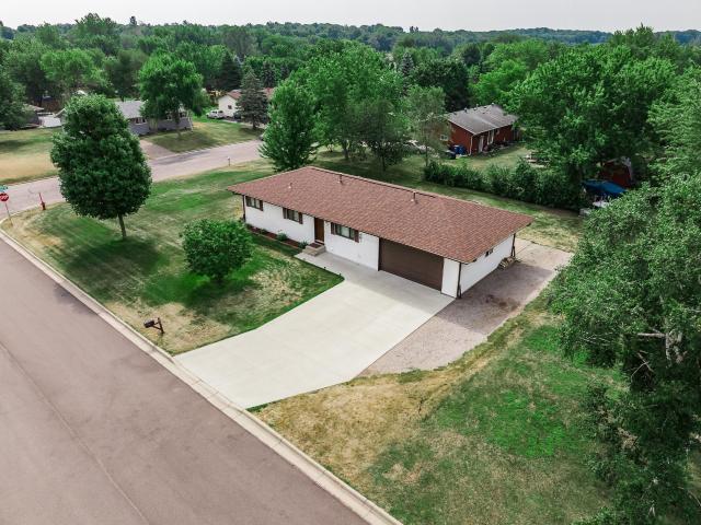 806 Callaway Street E