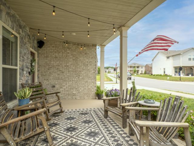 806 Chalkstone Ln