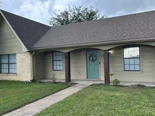 806 Crestline Dr, Mexia, TX 76667