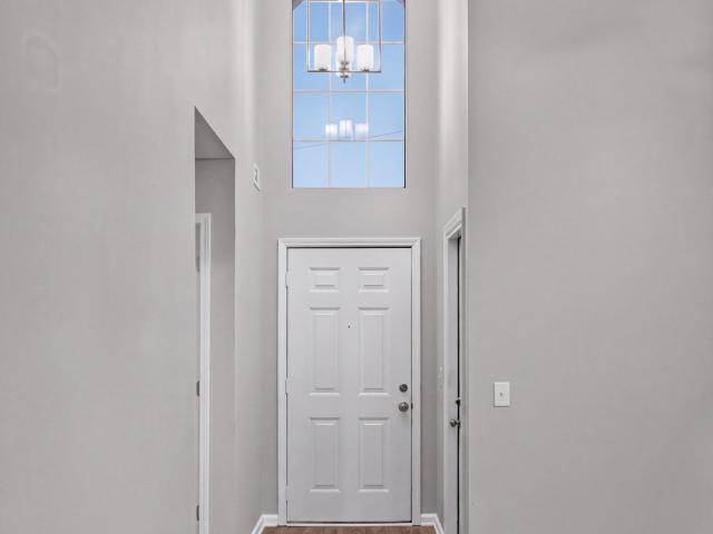 806 Bexhill Ct N