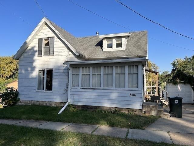 806 Bluff St, Cedar Falls, IA 50613