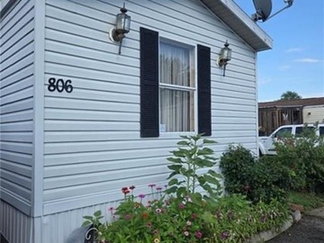 806 Governor Cir, Washington, PA 15301