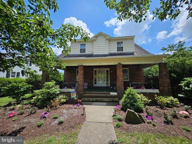 806 Garber St, Hollidaysburg, PA 16648