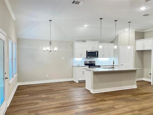 806 Greyson Lane