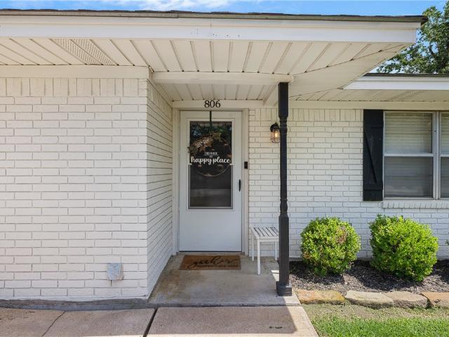 806 Dillard Street