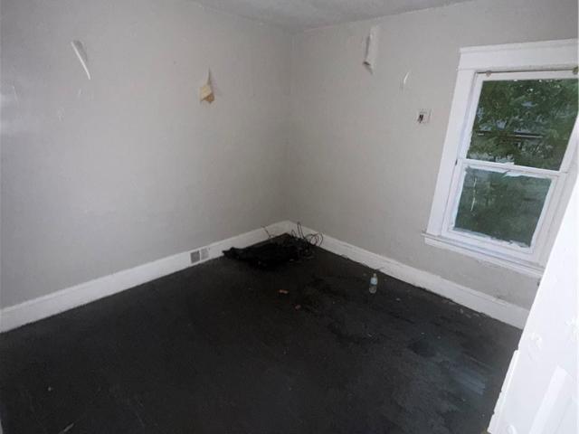 806 E 100th Street