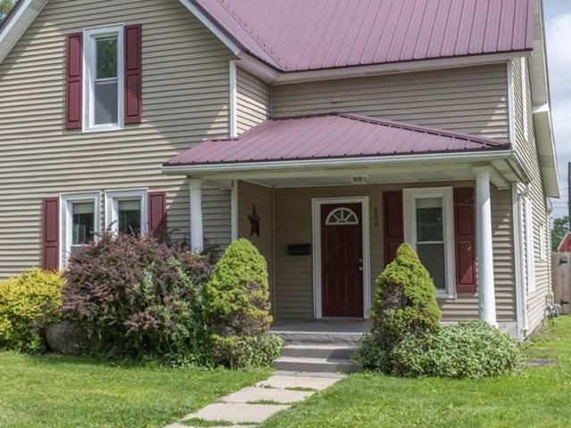 806 E Walnut St, Nappanee, IN 46550