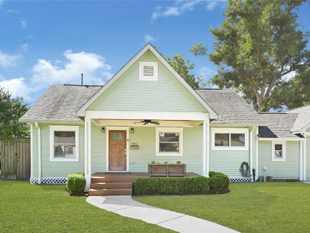 806 English Street