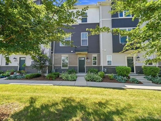 806 Finley Dr, Aurora, IL 60504