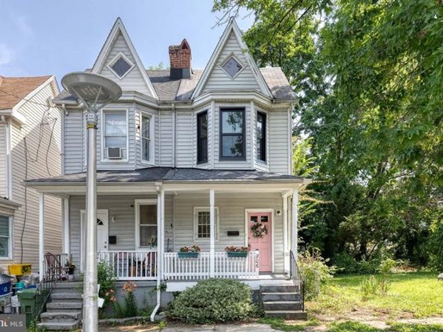 806 Homestead St, Baltimore, MD 21218