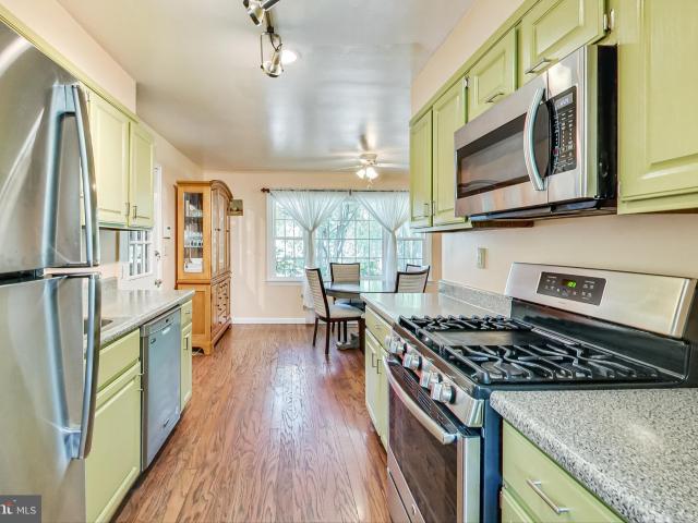 806 Hope Ct, Gaithersburg, MD 20878 | MLS #MDMC2231