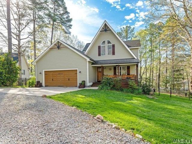 806 Hawtree Way, Boydton, VA 23917