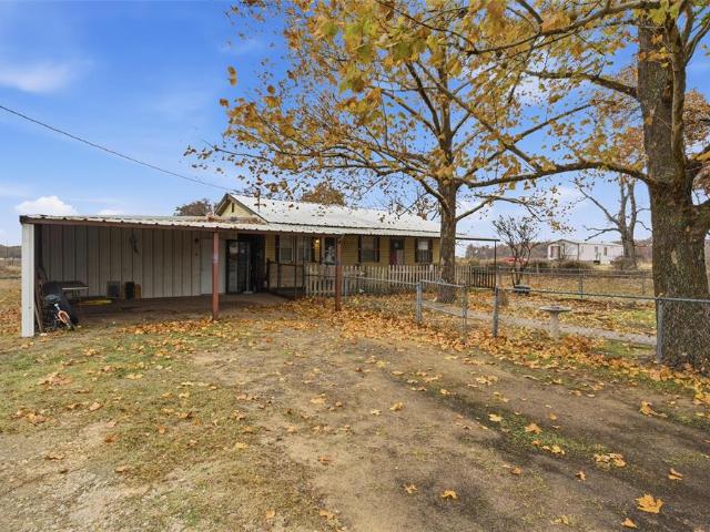 806 Hamilton Dr, Gholson, TX 76705 | MLS #21134 | Compass