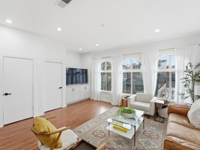 806 Jackson Hill St, Unit 201, Houston, TX 77007 | MLS #69187