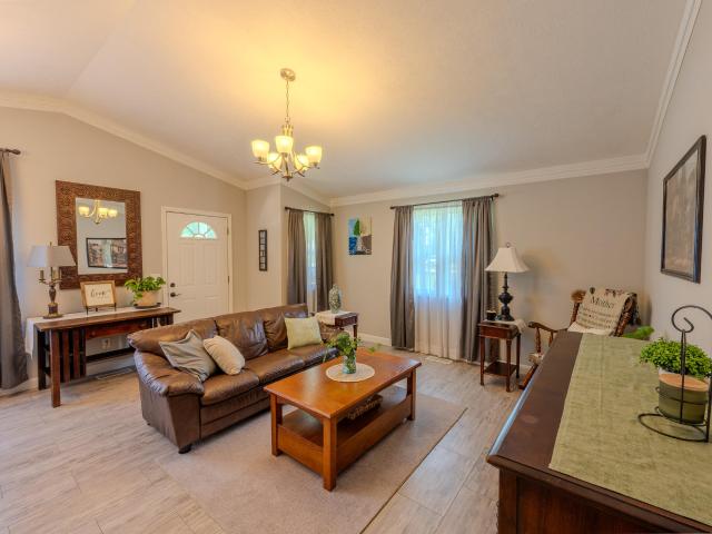 806 Oak Hill Drive