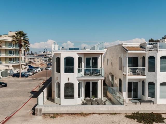 806 Ocean Ln