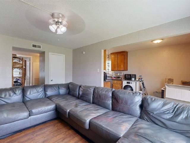 806 Oran Circle B