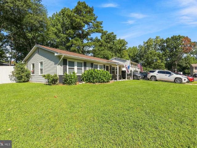 806 Oxford Court