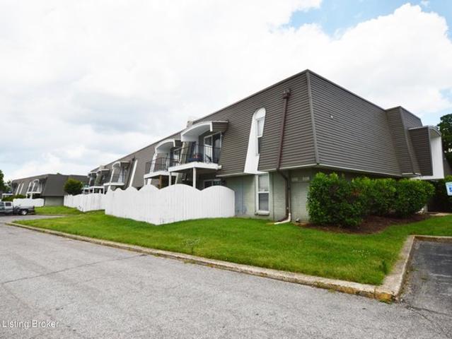 806 LA Fontenay Ct, Louisville, KY 40223