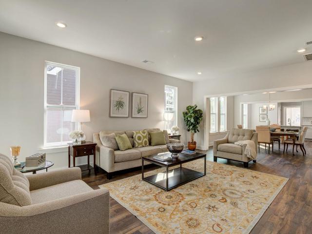 806 Lexington Avenue