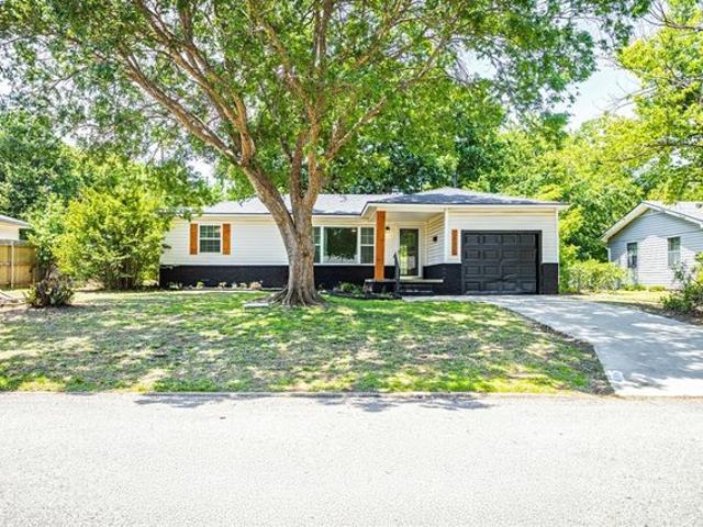 806 Myrtle Dr, Tecumseh, OK 74873